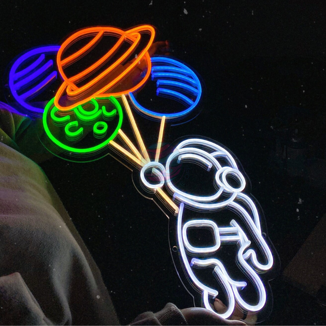 Astronaut Floating Neon Sign – Light X Night